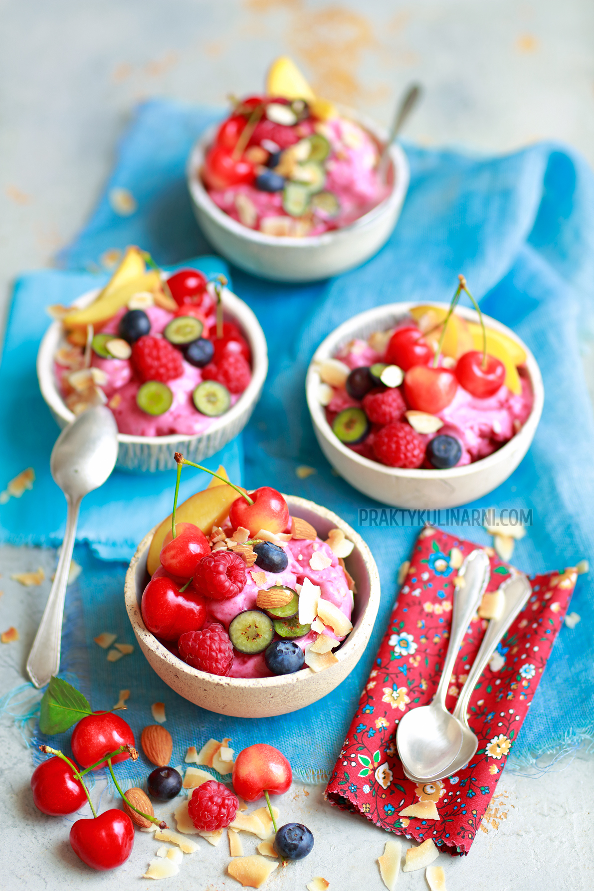 Fit helado de frutas con mantequilla de almendras